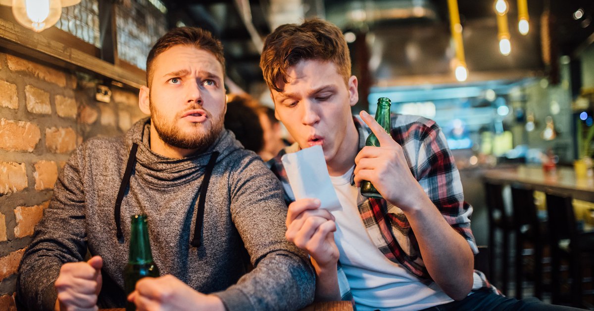 Gambling and alcohol - A risky combination | Gambler's Help